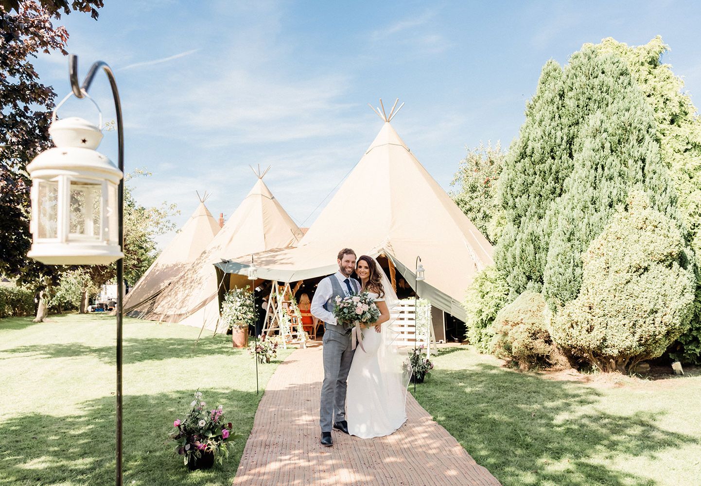 Teepee Wedding at Home with Rustic DIY Decor, BBQ & Pronovias Dress