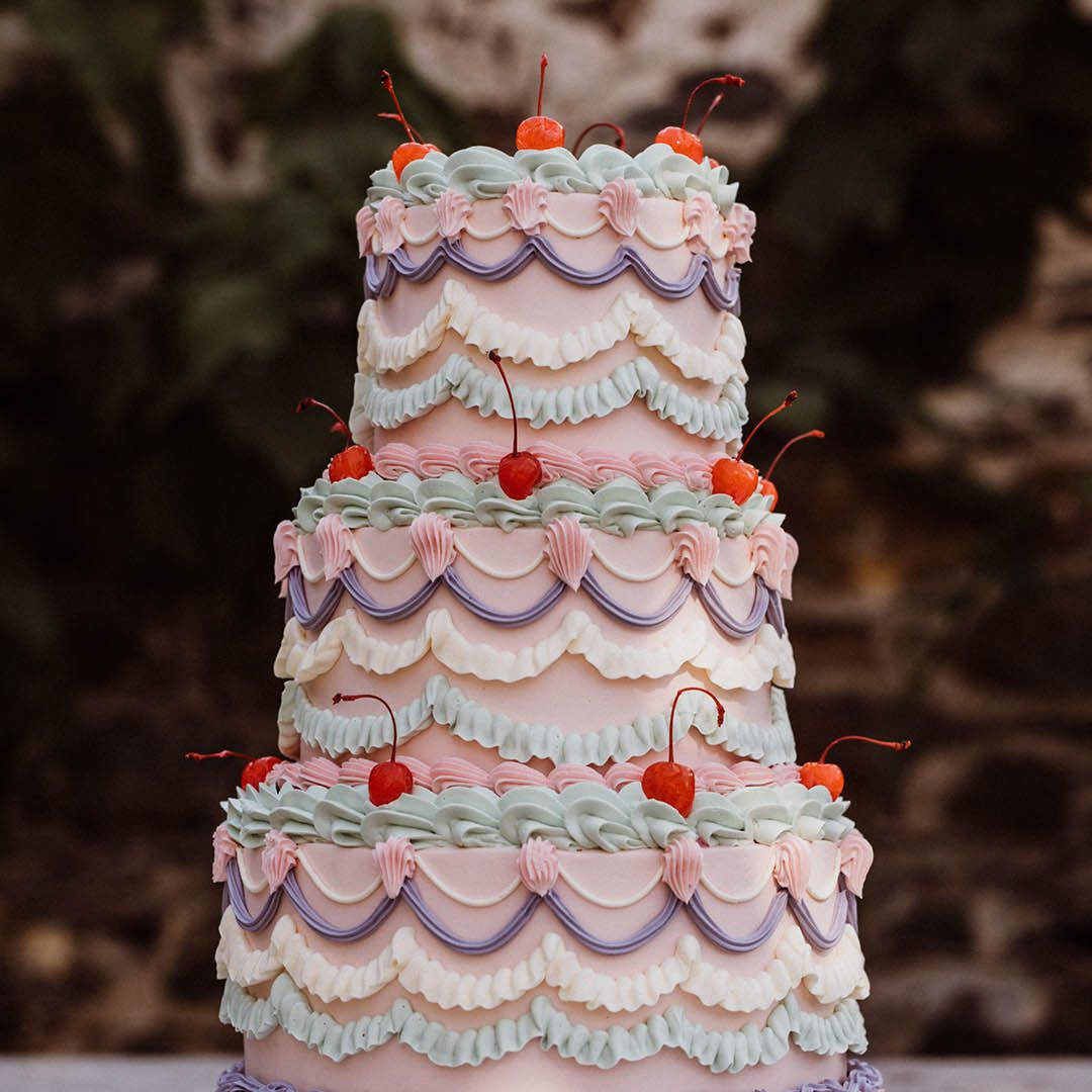 20 Best Retro Wedding Cakes & Ideas - Rock My Wedding
