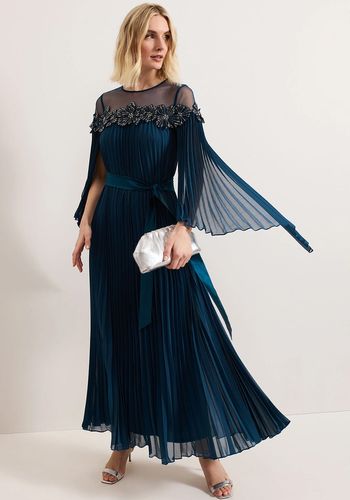 18 Best Elegant Mother of the Bride Dresses & Outfits