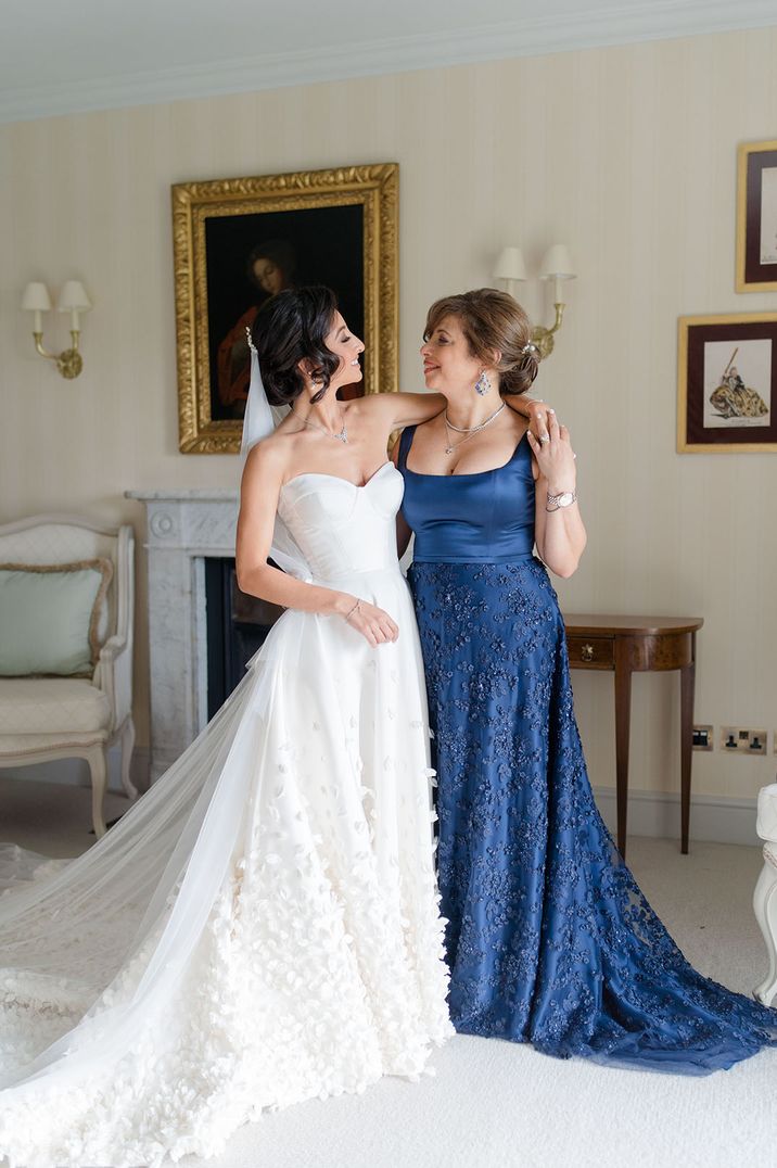 18 Best Elegant Mother of the Bride Dresses & Outfits