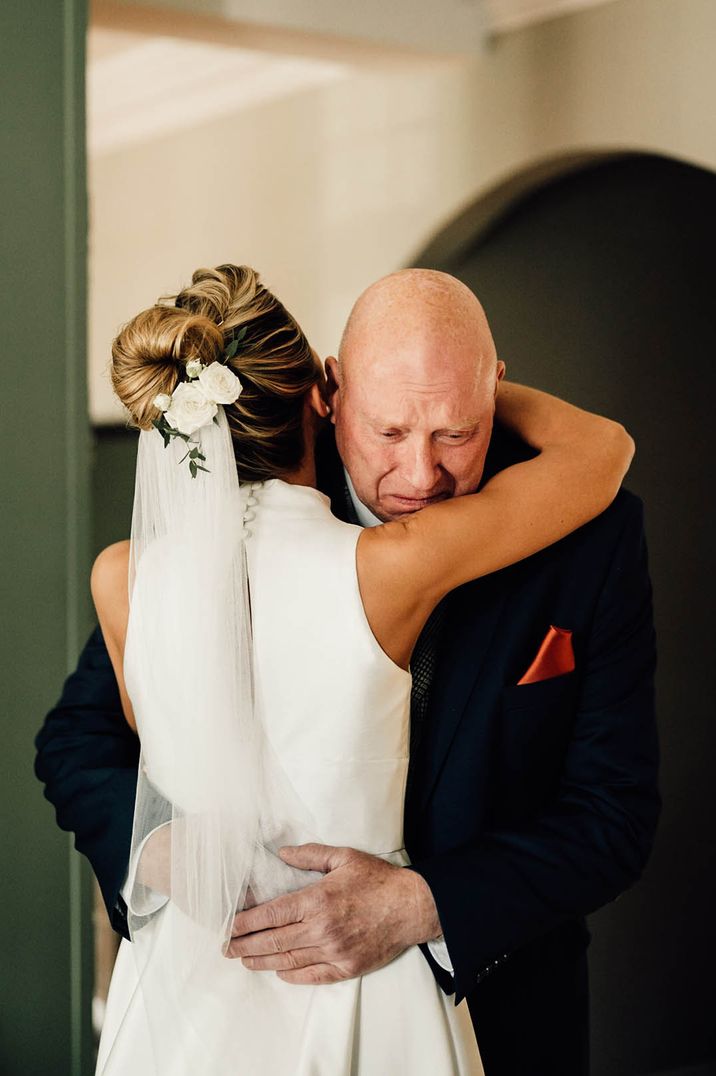 20 First Look Photographs Guide & Inspiration - Rock My Wedding