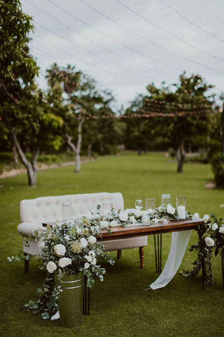 28 Sweetheart Table Ideas - Modern Seating Plans For Every Couple