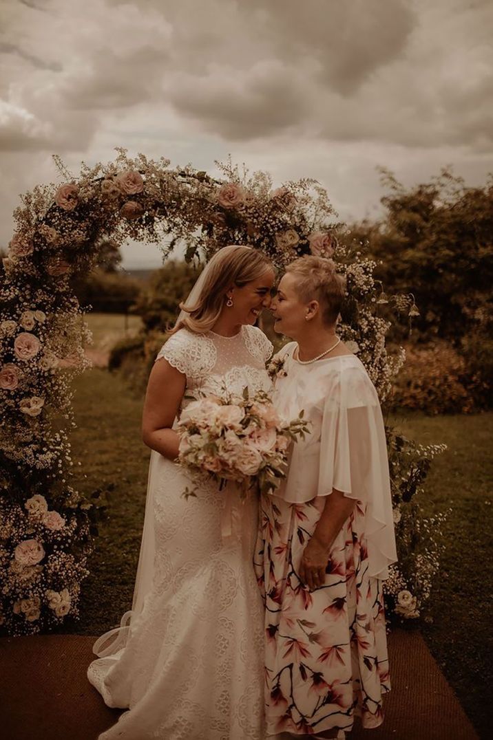 18 Best Elegant Mother of the Bride Dresses & Outfits