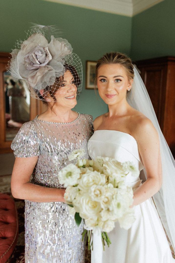 18 Best Elegant Mother of the Bride Dresses & Outfits