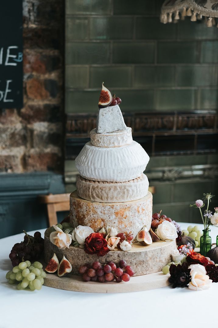 How To Build The Perfect Wedding Cheese Tower How Much Cheese To Order?