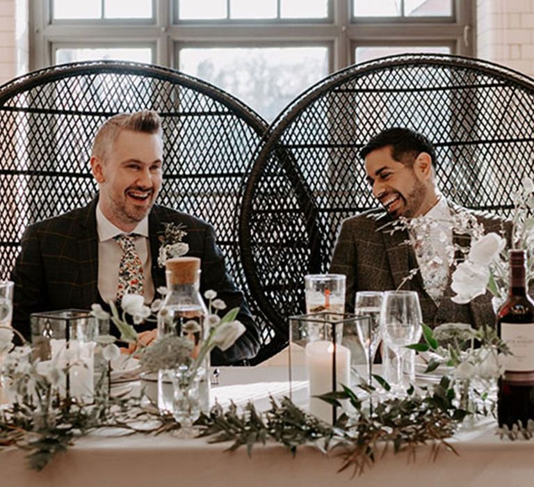 28 Sweetheart Table Ideas - Modern Seating Plans For Every Couple