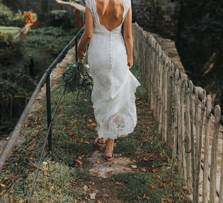 Stylish Usk Castle Wedding With Images From Magda K Photography